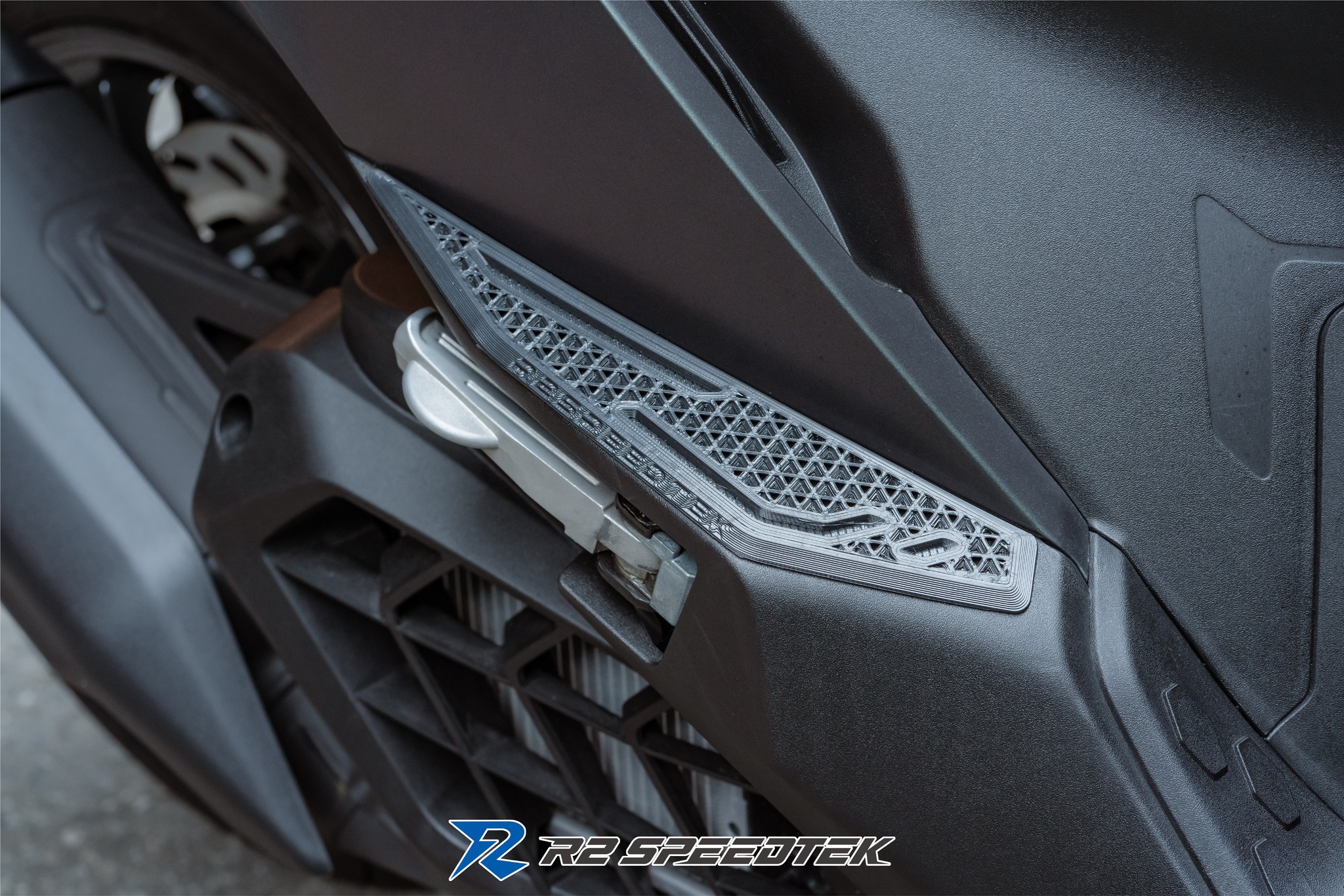 【偉倫精品零件】R2Speed MB-FG MMBCU 專用後腳踏飾蓋保護 止滑套件 腳踏墊 編織型 | 蝦皮購物