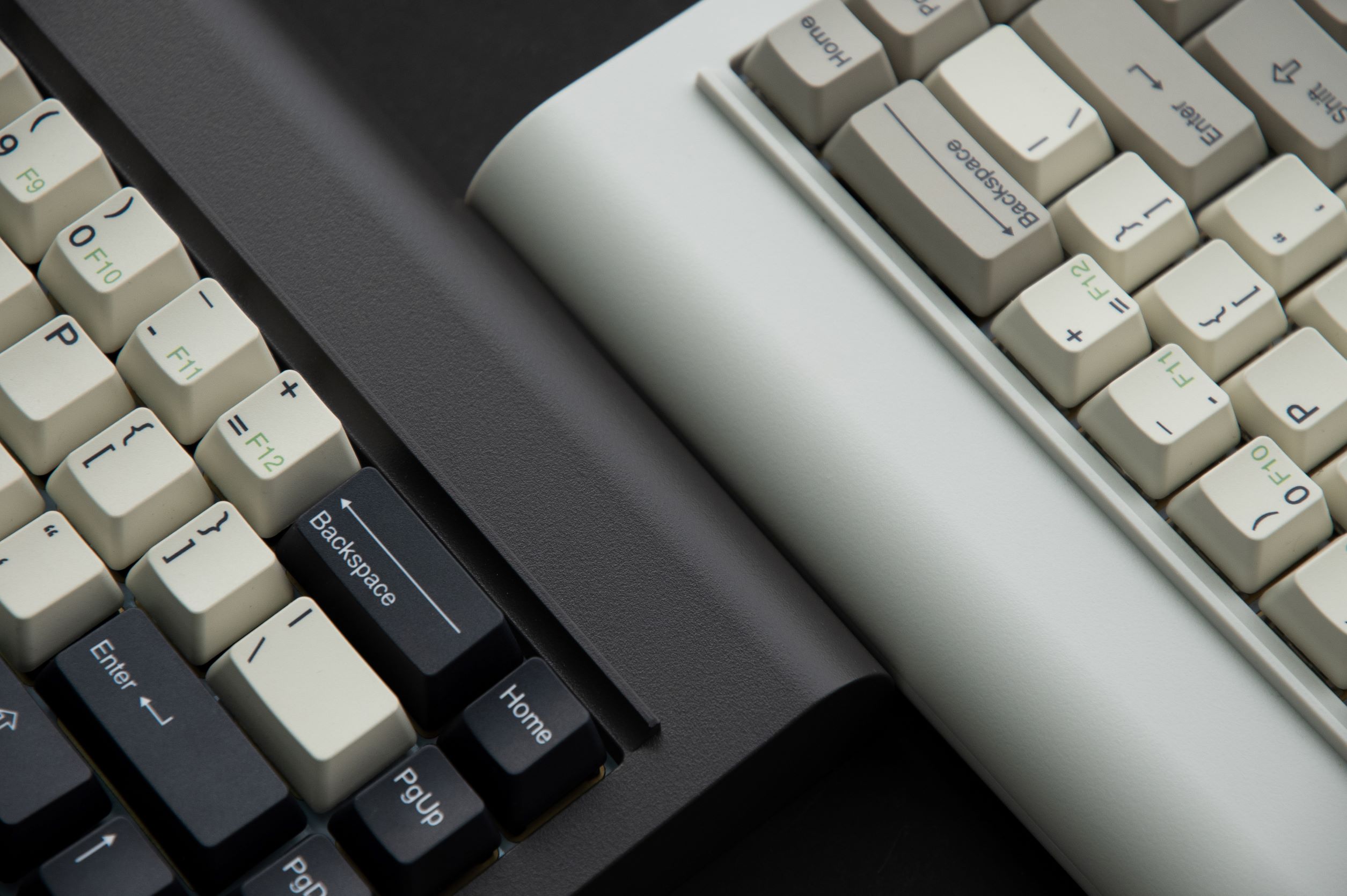 【VortexKeyboard】PC66 68鍵 黑灰 三模機械式藍芽2.4G無線鍵盤 復古鍵盤造型 | 蝦皮購物