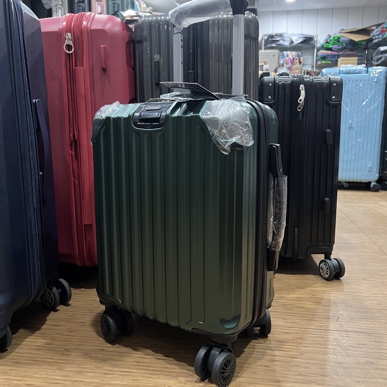 NG外觀瑕疵 福利品 國內旅行 畢業旅行 廉價航空 交換禮物 機車旅行 16吋 Eason 迷你 登機箱 行李箱 出國 | 蝦皮購物