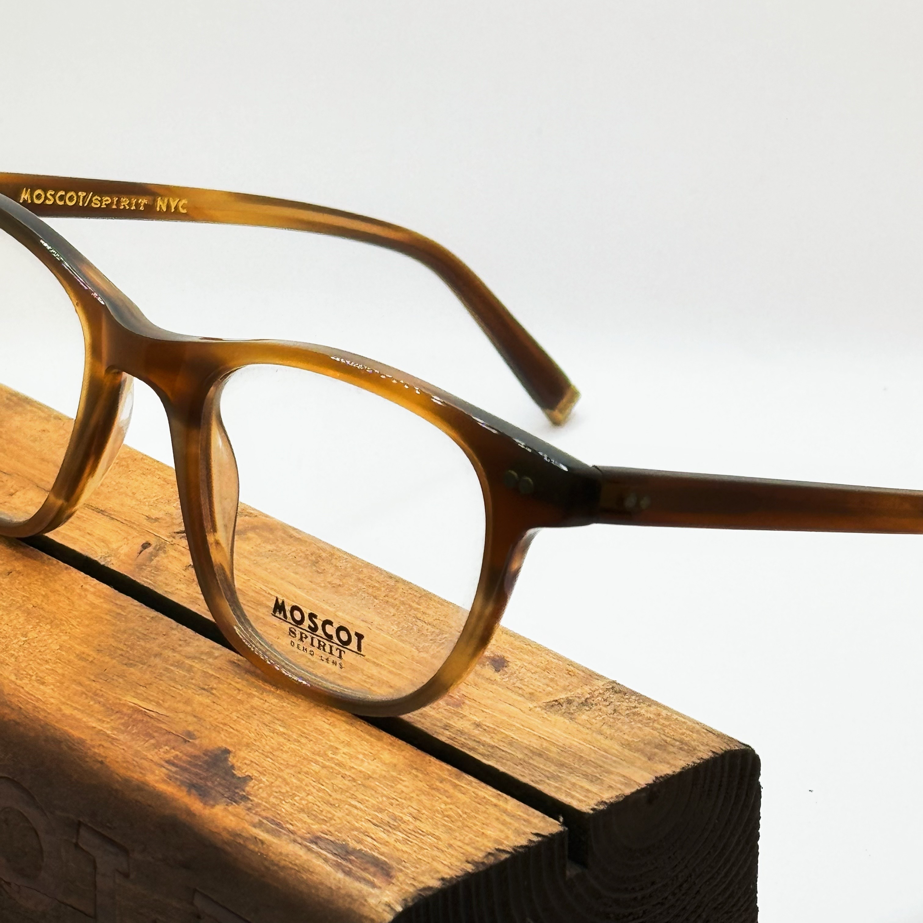 原廠公司貨【MOSCOT 紐約百年老牌】贈品牌手提袋🎁｜醋酸纖維｜NOAH｜鏡框出清｜附原廠盒子【唯光眼鏡】 | 蝦皮購物
