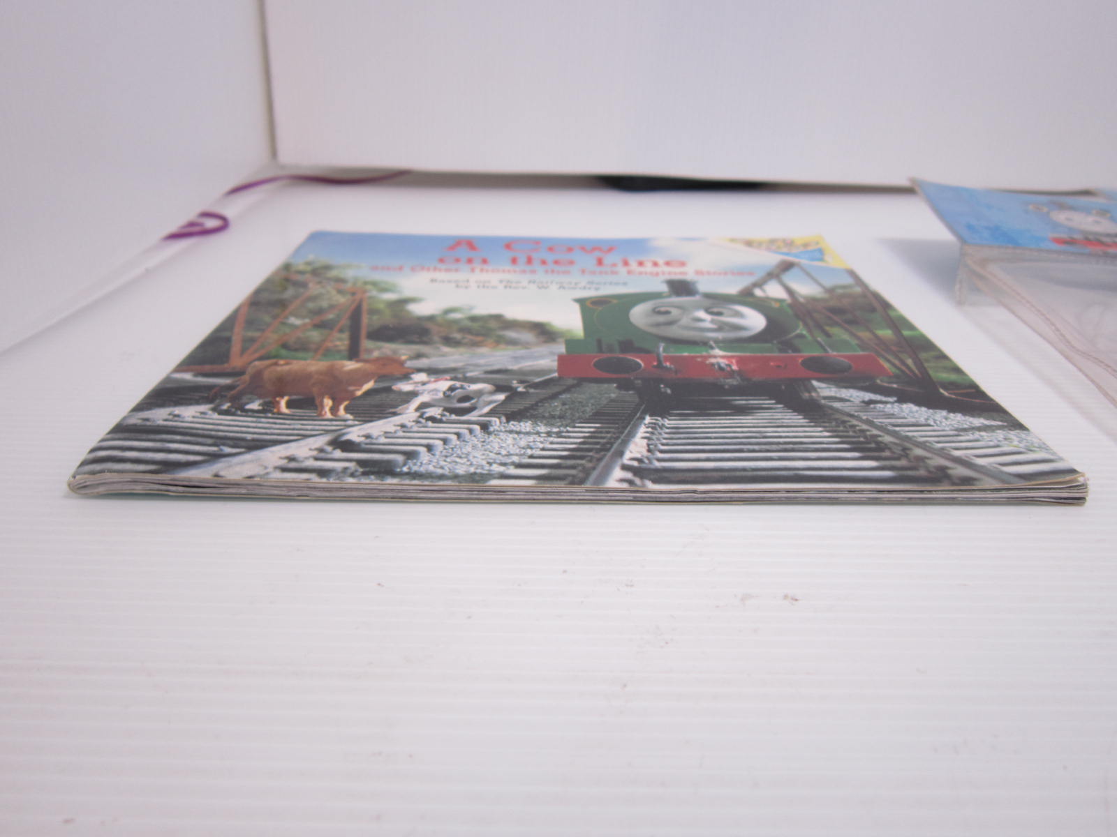 「二手書」(附CD) A Cow on the line Thomas the Tank Engine 英文讀本 | 蝦皮購物