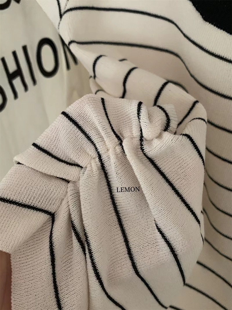 Sui paradise*現貨*正品the lemon條紋控請進自留基本款好搭配側抓皺條紋圓領薄針織短袖上衣 | 蝦皮購物