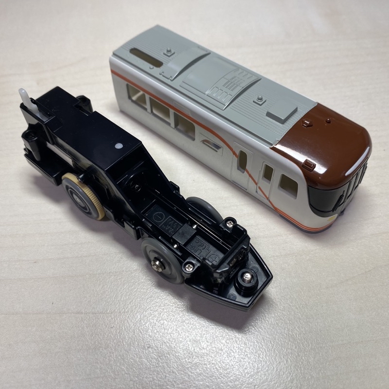 Tomy Plarail 鐵道王國 S-20 HC85系特快飛驒·南 新款動力車頭 | 蝦皮購物