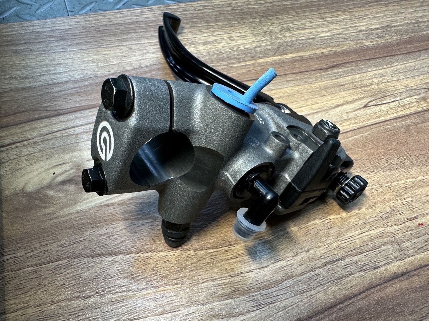 DIY本舖 BREMBO 15 RCS RCS15 右邊 短版 直推式上泵 總泵 直推主缸 總幫 全配 全配 | 蝦皮購物