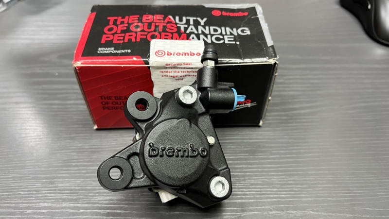 DIY本舖 義大利 Brembo 黑色 對二卡鉗 小對二 客製化改色 小螃蟹 DIO RS JOG BWS 大兜風 對二 | 蝦皮購物