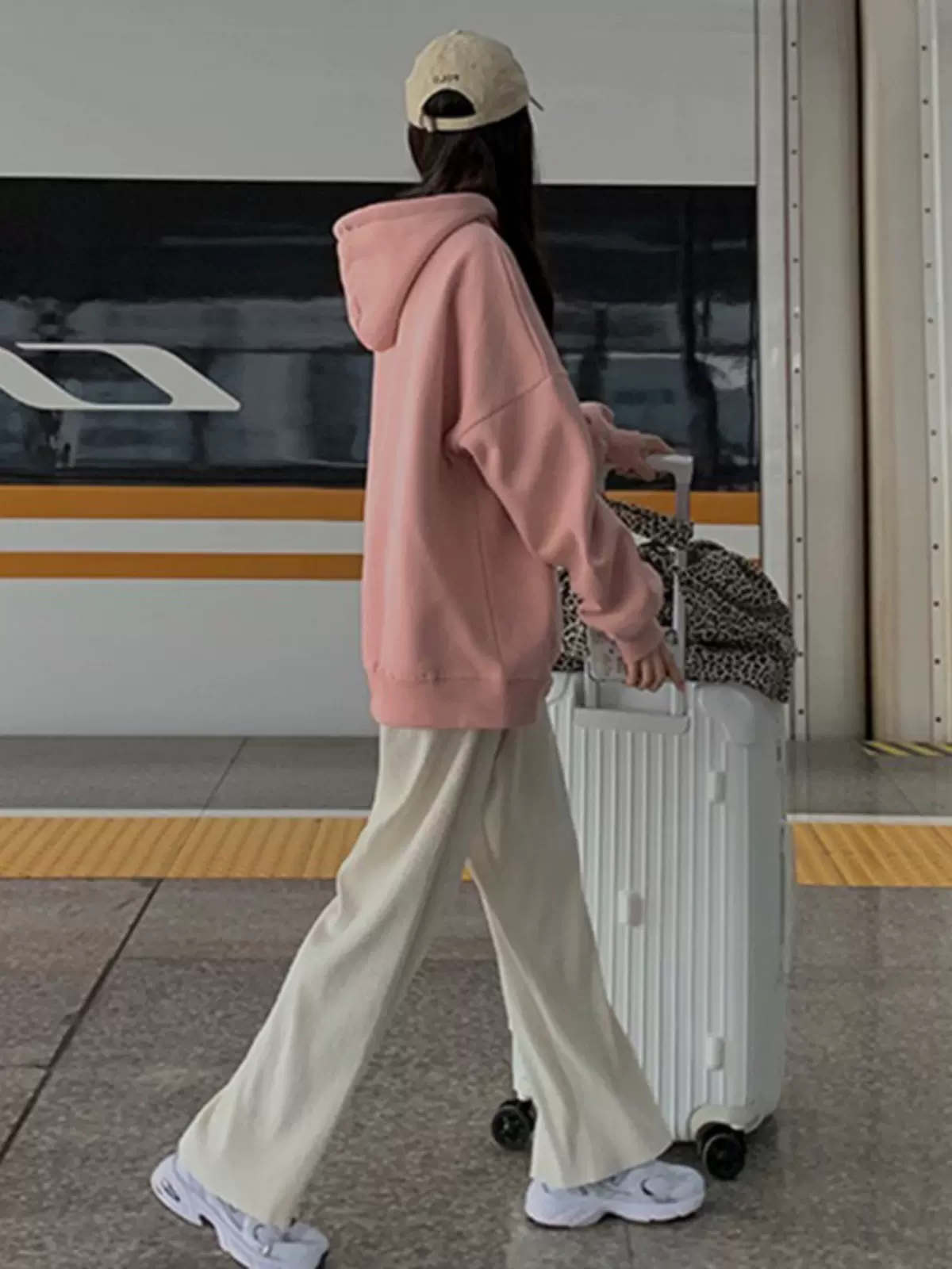 600g重磅帽t 台灣出貨 韓版粉色帽t褲子秋冬套裝下半身失蹤oversize燈芯褲秋冬穿搭 內刷毛帽t 女生帽t 帽踢 | 蝦皮購物