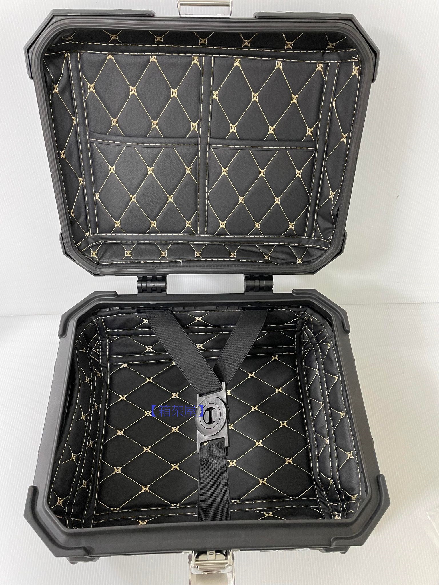 【新北新莊箱架屋】附白鐵底板 途者 TUZHE 鋁箱 23L 後箱 鋁合金後箱 機車行李箱 鋁箱 附不鏽鋼底板 附內襯 | 蝦皮購物