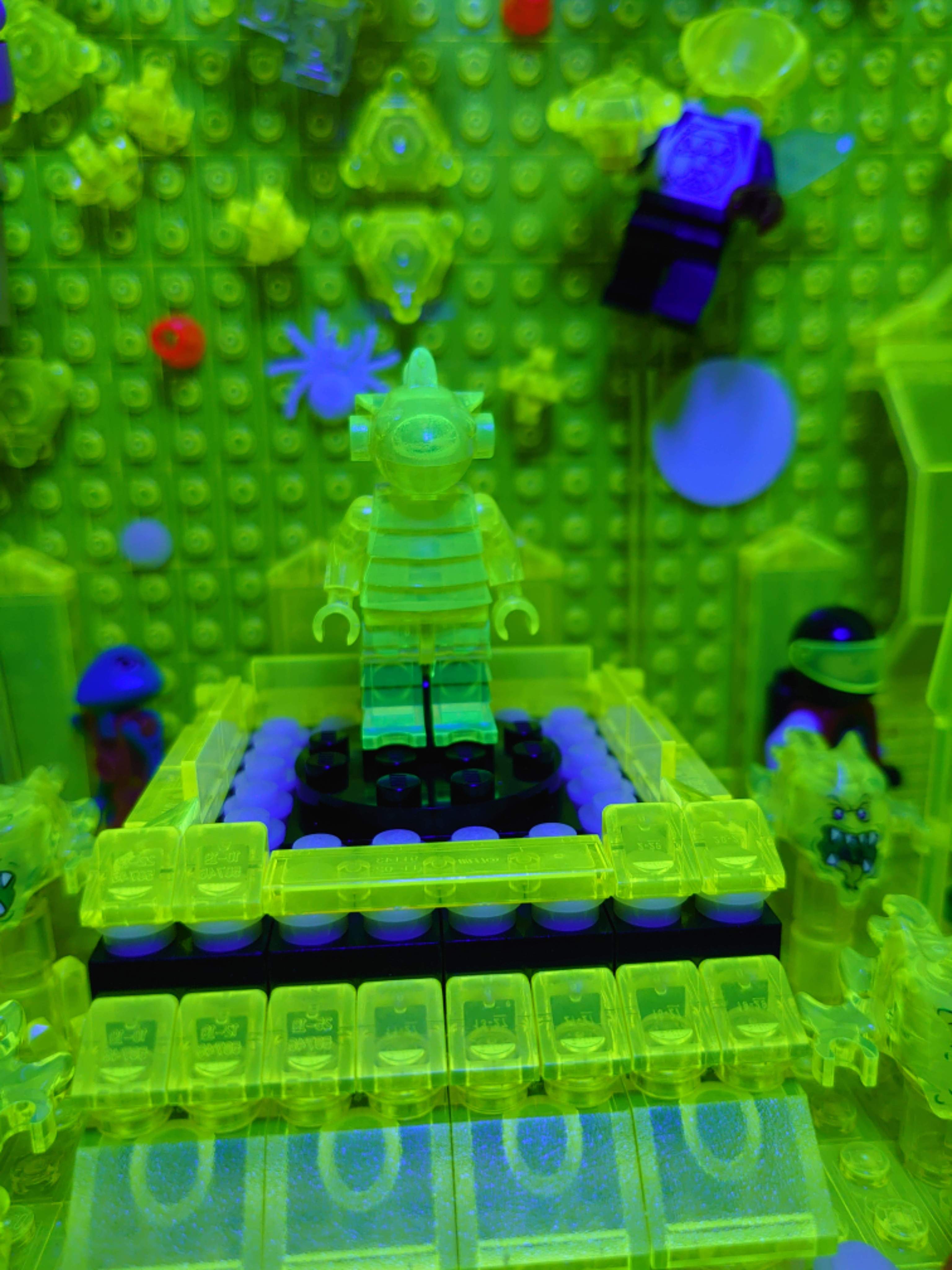 樂高/Lego Seatron/Sea-Tron 外星人/Alien 霓虹綠 透明螢光綠 超稀有樂高樣品 比小金人更稀有 | 蝦皮購物