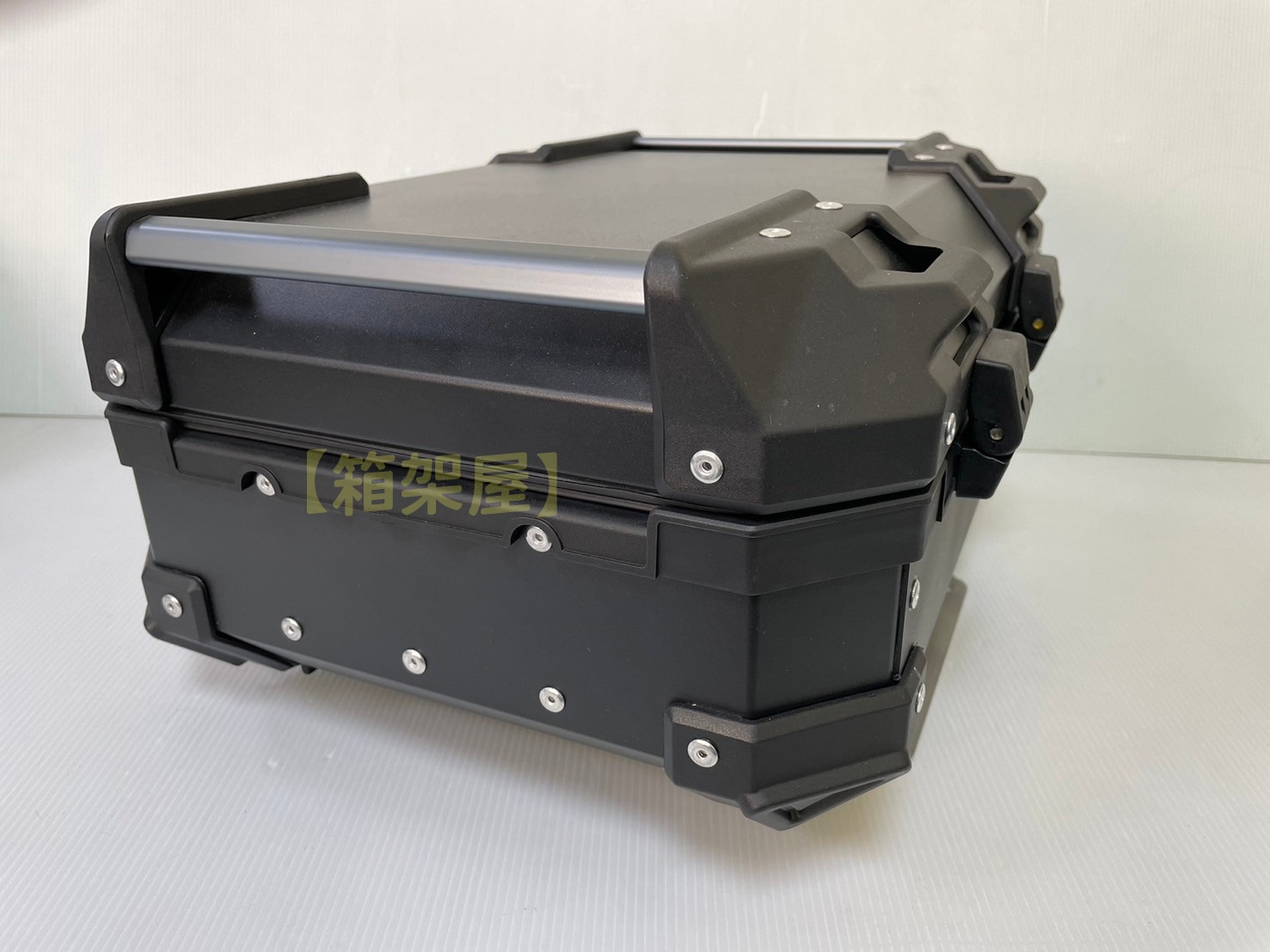 【新北新莊箱架屋】附白鐵底板 途者 TUZHE 鋁箱 23L 後箱 鋁合金後箱 機車行李箱 鋁箱 附不鏽鋼底板 附內襯 | 蝦皮購物