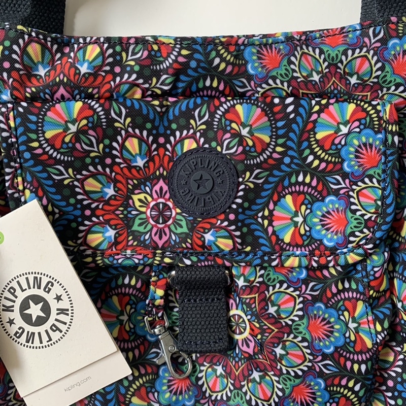 kipling｜全新｜原廠公司貨｜側背包｜手提包｜cambodia製｜原廠公司貨｜彩色｜黑猿猴｜美金$124二側有小袋子 | 蝦皮購物