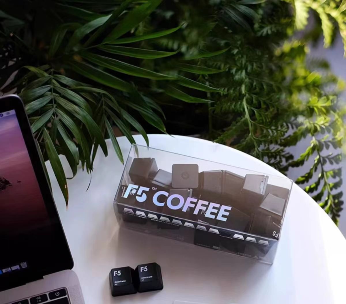 【網紅同款】F5 COFFEE鍵盤咖啡 超即溶 冷萃生椰美式風味 黑咖啡30顆 /一盒無添加蔗糖0脂冷熱雙泡速溶咖啡 | 蝦皮購物