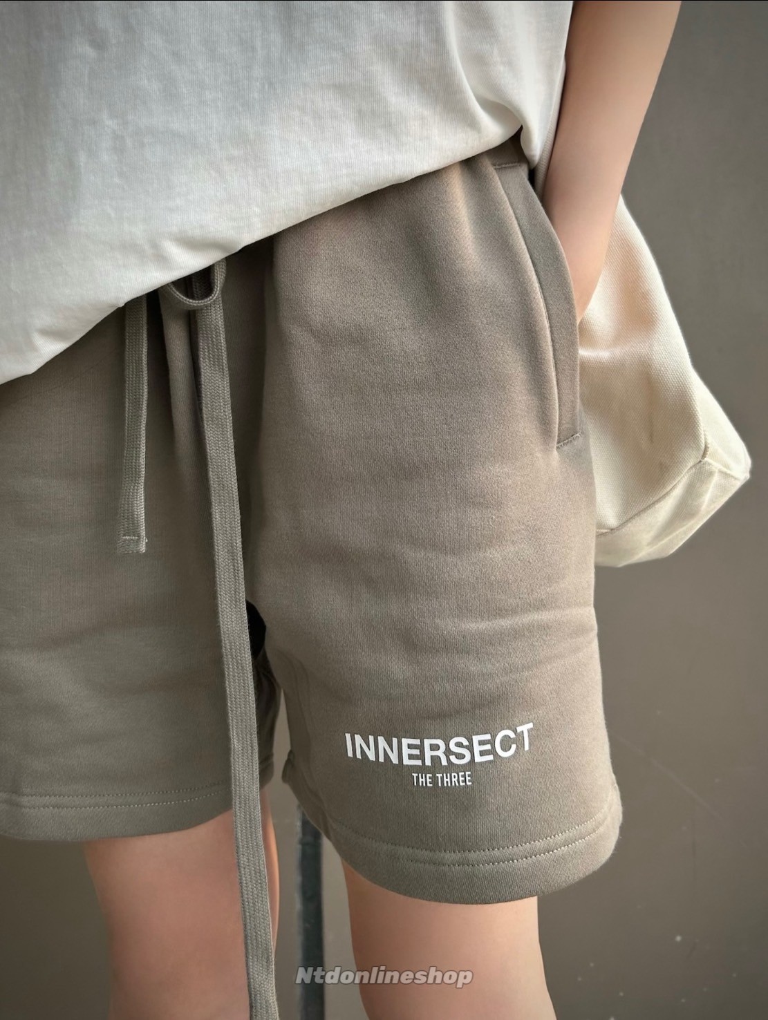 🔥【NTD】熱銷千件經典款 INNERSECT 三生萬物 棉短褲 棉褲 休閒短褲 Essentials 同款 | 蝦皮購物