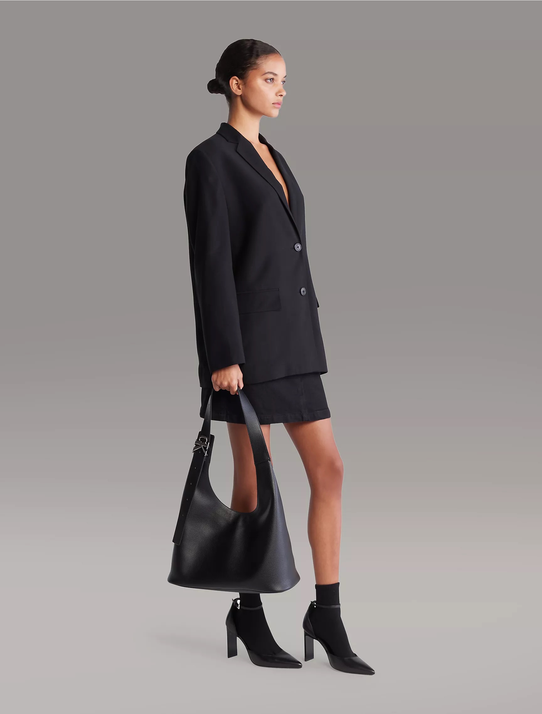 【現貨】美國代購 🇺🇸 Calvin Klein CK 新品 Archive 皮革 腋下包 肩背包 | 蝦皮購物