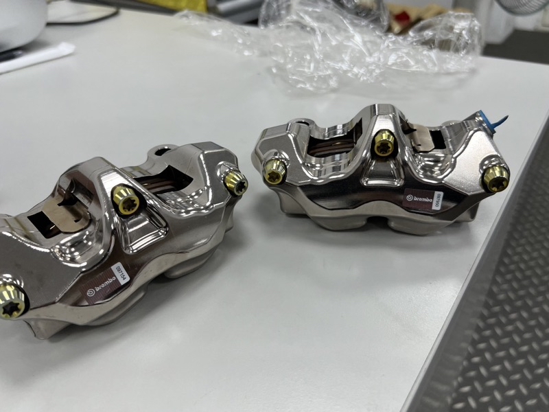 一對BREMBO MOTO HPK GP4RX 卡鉗 鍍鎳 100mm 豐年俐 公司貨 無卡 鈦螺絲 鈦活塞 | 蝦皮購物