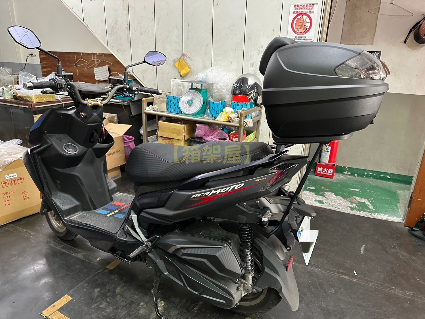 【新北新莊箱架屋】免割車殼 RCS MOTO 箱架 後架 + GIVI E300NT2 勳黑燈殼 後箱 +靠背 整組 | 蝦皮購物