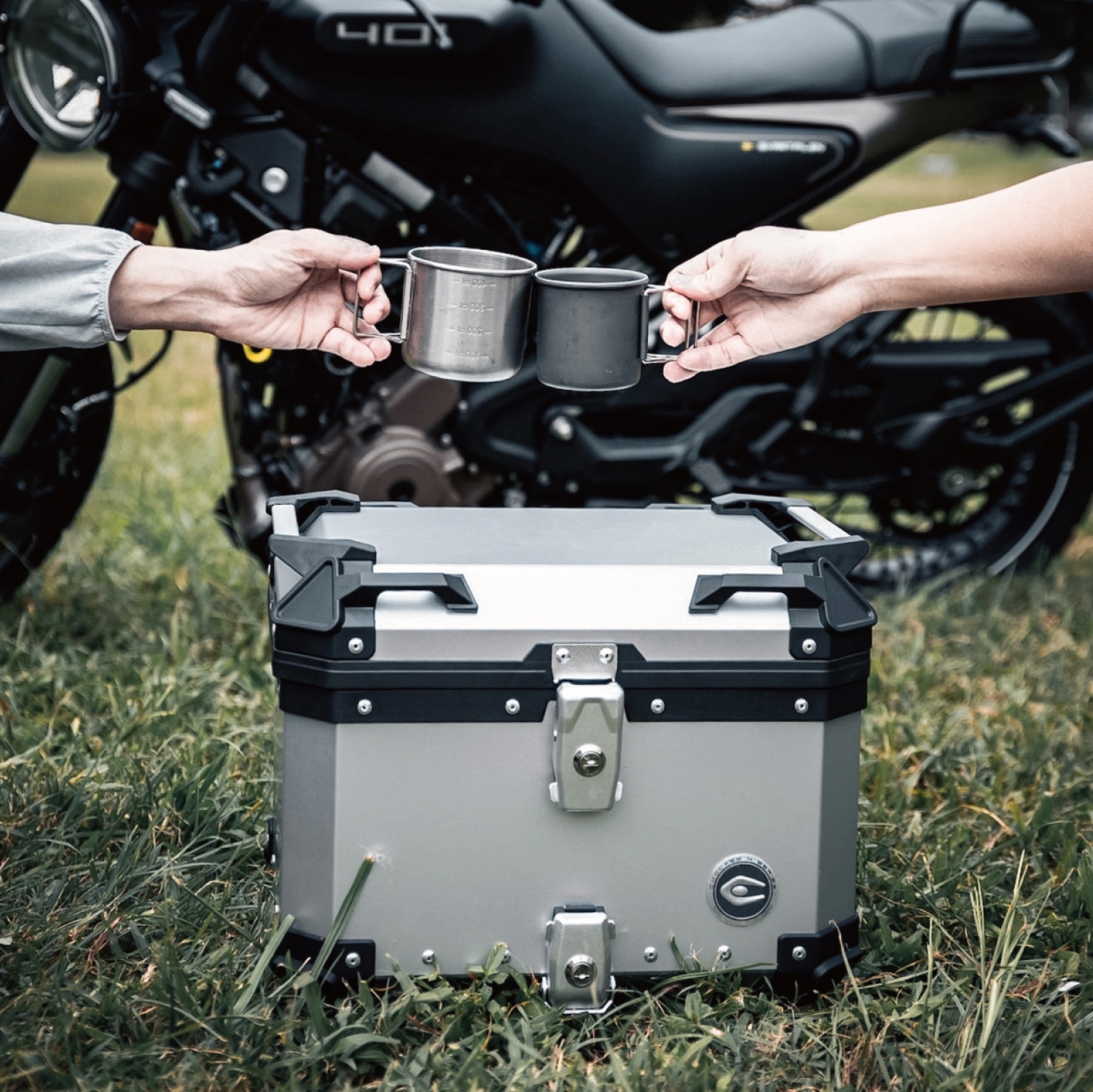 新加坡 Coocase X5 (55L) 鋁箱機車置物箱/後箱 快拆設計 附多孔位設計轉接底盤 | 蝦皮購物