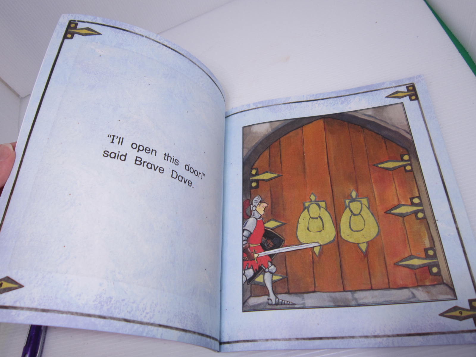 「二手書」Scholastic Brave Dave and the Dragons 英文繪本 level C 12頁 | 蝦皮購物