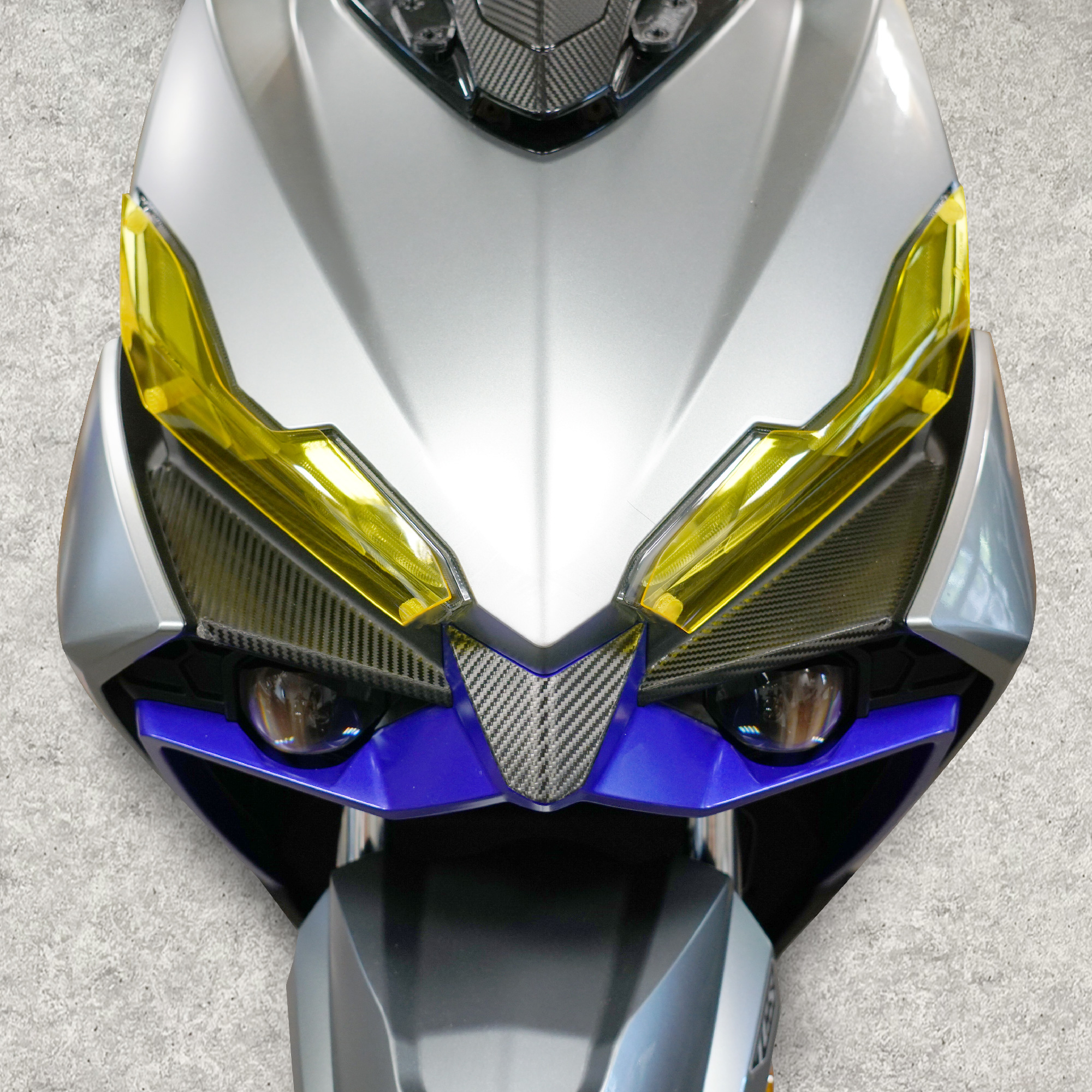 Xilla SYM DRG 2.0 二代 專用 大燈護目片 大燈護目鏡 大燈罩護片 可拆式 保護燈具 改變燈色 | 蝦皮購物