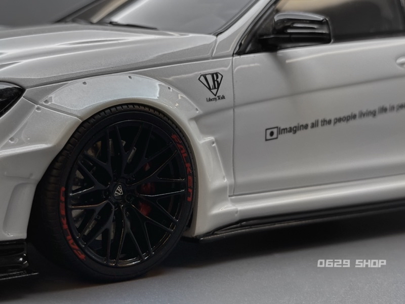 「0629 SHOP」 1/18 Mercedes-Benz C63 AMG LBWK 寬體 賓士模型車 擺設裝飾 收藏 | 蝦皮購物