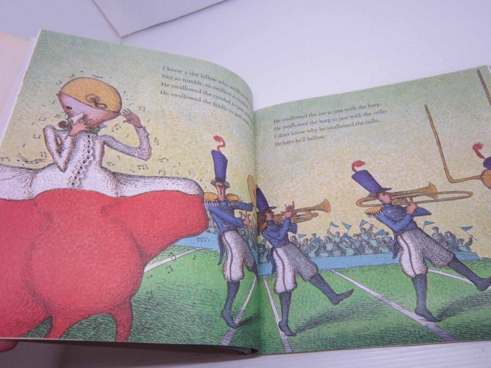 「二手書」Scholastic I Know a Shy Fellow Who Swallowed a Cello 英文 | 蝦皮購物