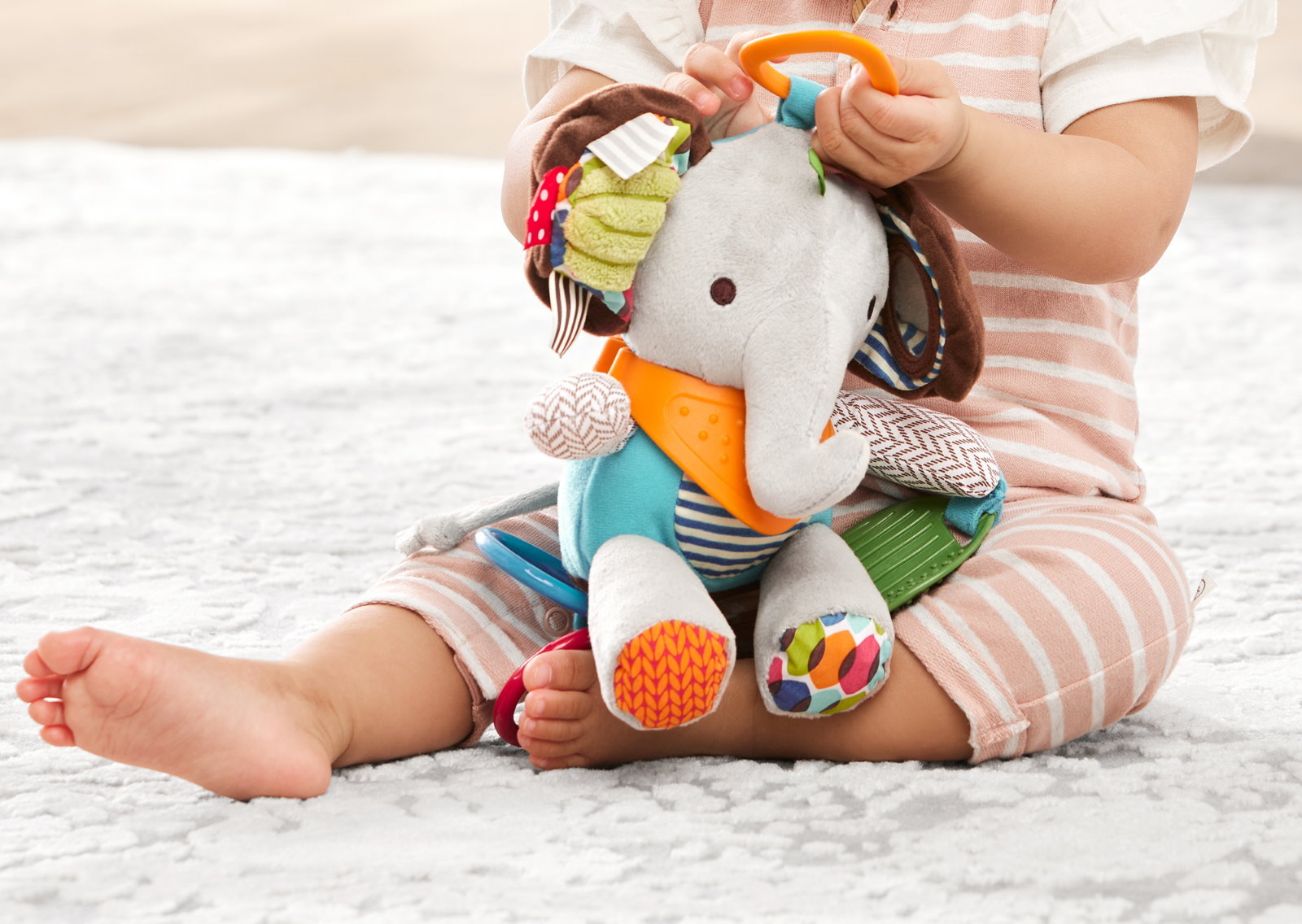 美國 SKIP HOP BB感統小夥伴 安撫玩偶 (0m+適用) 安撫玩具 新生兒玩具 固齒器玩具 Bandna Bud | 蝦皮購物