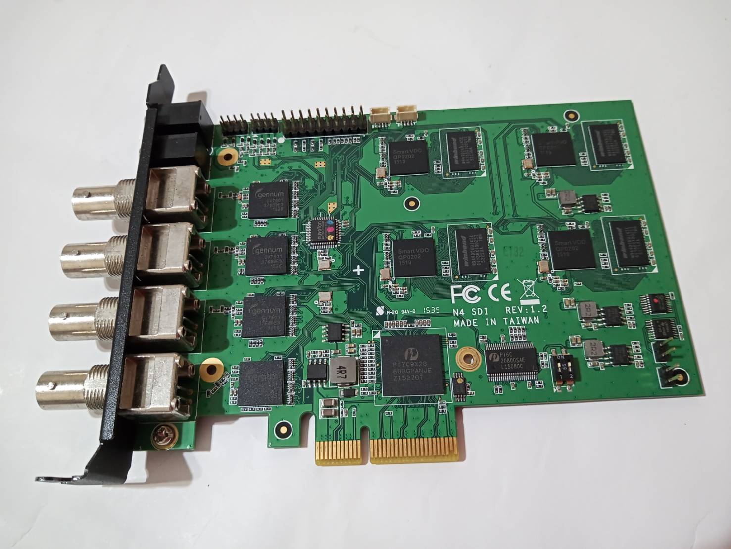 聰泰 YUAN SC542N4 ( SDI 四軌擷取卡) (二手9成新) | 蝦皮購物