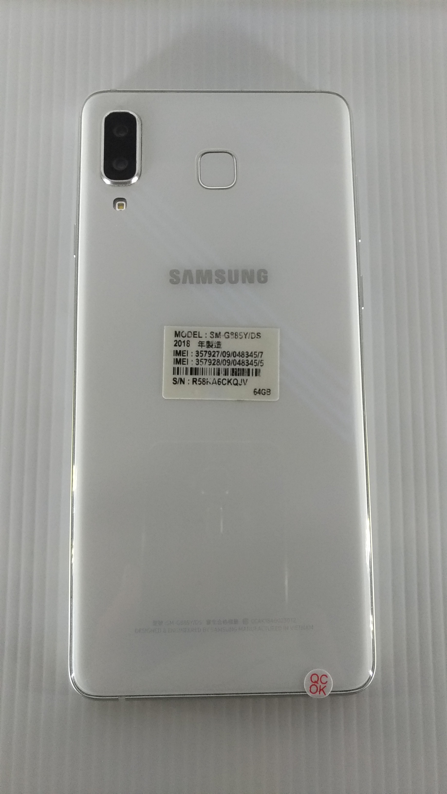 九成新三星Galaxy A8 Star 4G/64G 白色 6.3吋 18.5：9 AMOLED 前後2,400萬畫素 | 蝦皮購物