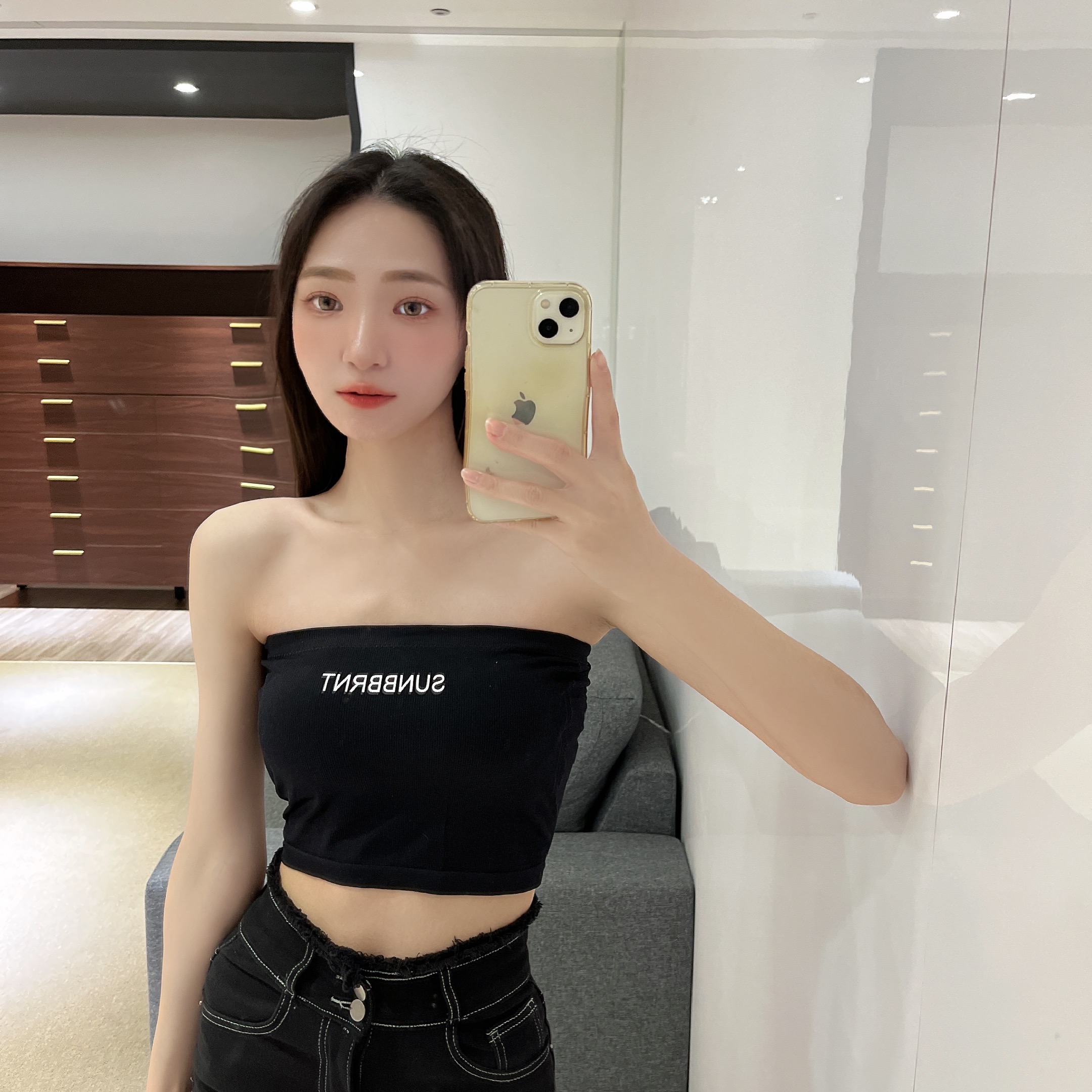 平口刺繡小可愛【1718】Sandy33實拍春夏新款韓系INS性感貼身露肩無袖針織背心 短版背心小背心 平口背心 | 蝦皮購物