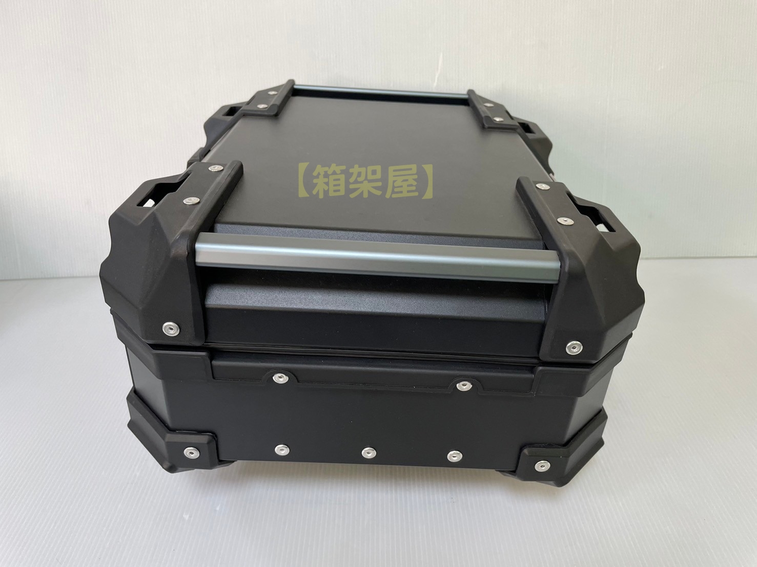 【新北新莊箱架屋】附白鐵底板 途者 TUZHE 鋁箱 23L 後箱 鋁合金後箱 機車行李箱 鋁箱 附不鏽鋼底板 附內襯 | 蝦皮購物