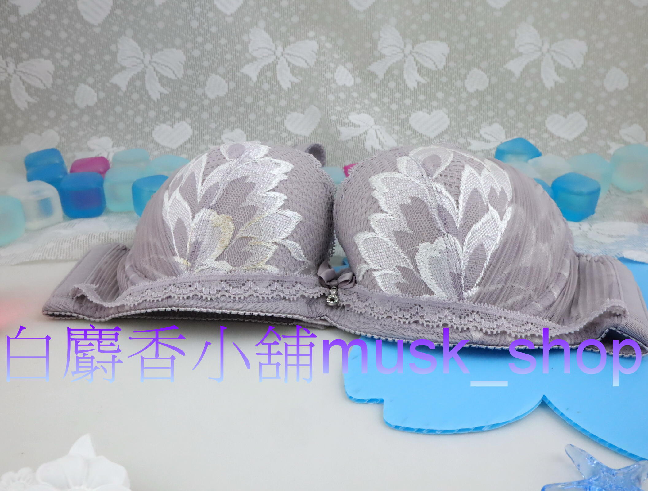 尺寸32A=70A+M-成套夜櫻灰色撩波羽晶伶系列水晶花漾蕾絲下厚上薄-S2050295＊白麝香小舖＊全新思薇爾內衣 | 蝦皮購物