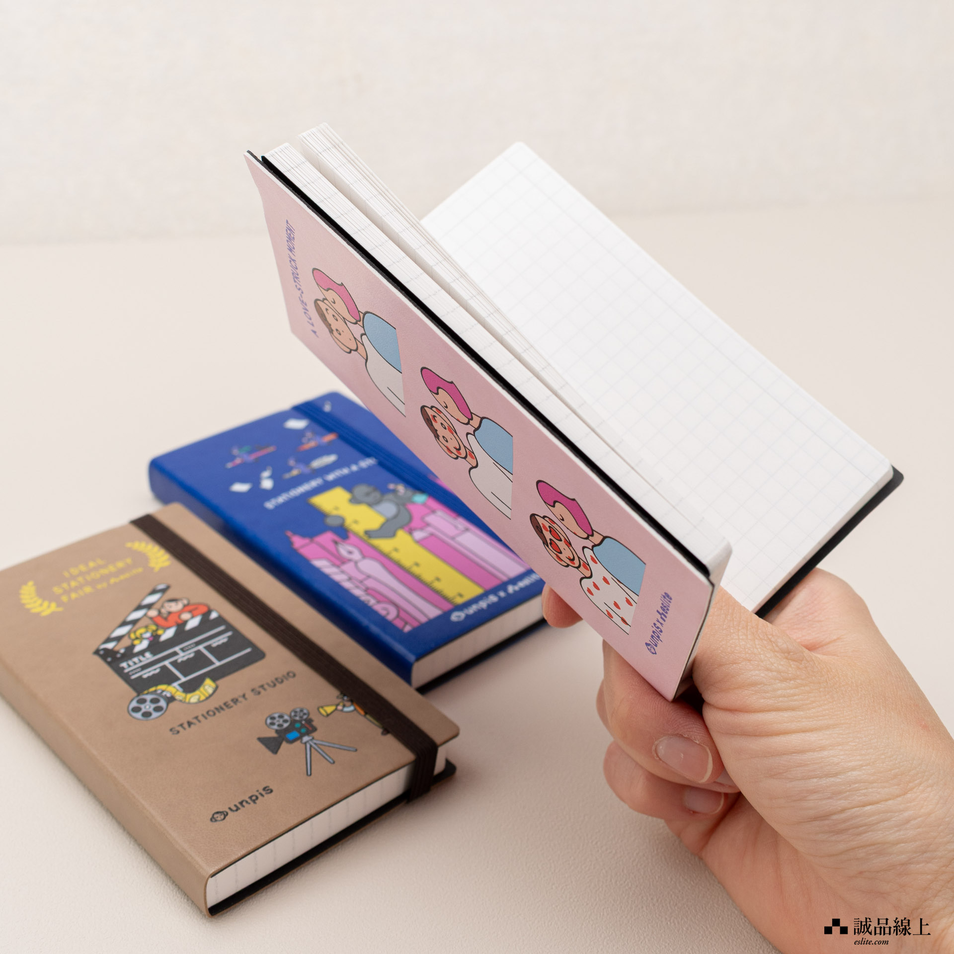 【誠品限定】unpis X MARK'S EDiT 方眼筆記本/ PU封面綁帶/ B7/ 親親/ Pastel Pink eslite誠品 | 蝦皮購物