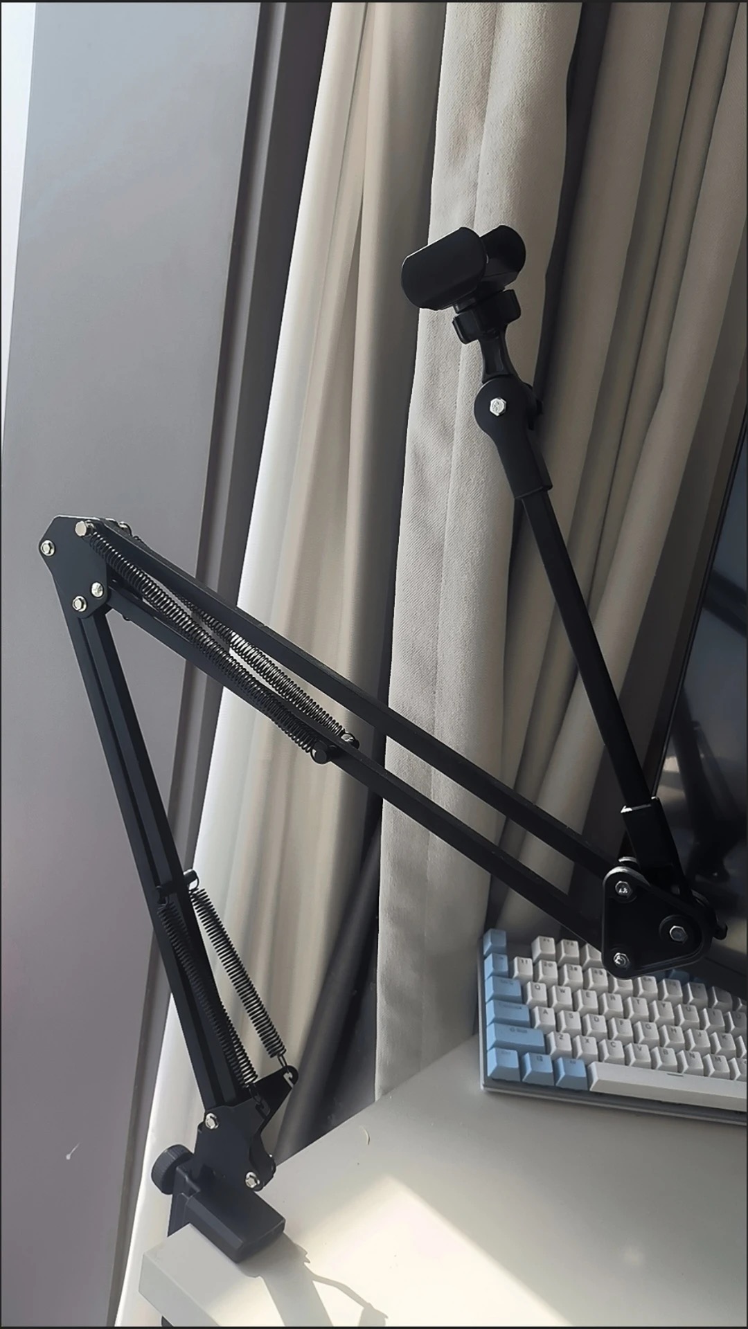 🚚桃園48H出貨 手機支架 手機架 平版支架 按壓式懶人手機支架 ipad 直播追劇神器 床頭桌麵通用支撐架 直播支架 | 蝦皮購物