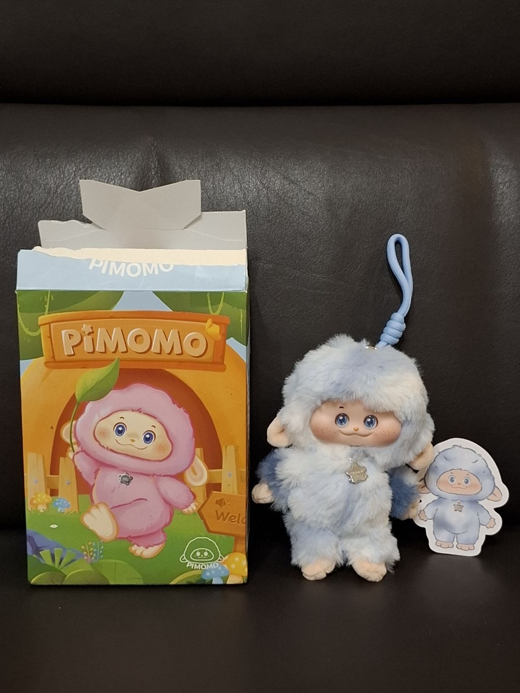 全新正版 現貨實拍 僅有一組 PIMOMO 自由 調皮萌萌糖膠臉 絨毛娃娃 已開箱 高約15cm 生日 交換 畢業禮物 | 蝦皮購物