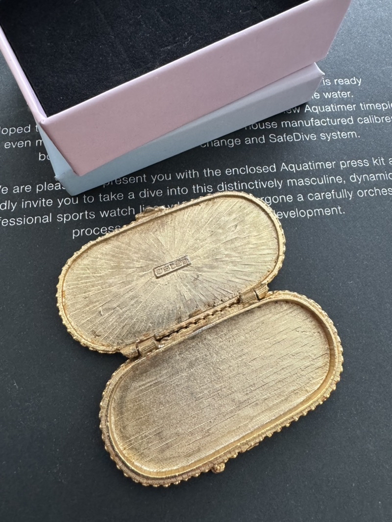 絕版收藏品1973年美國雅詩蘭黛限量古董vintage香膏盒 | 蝦皮購物