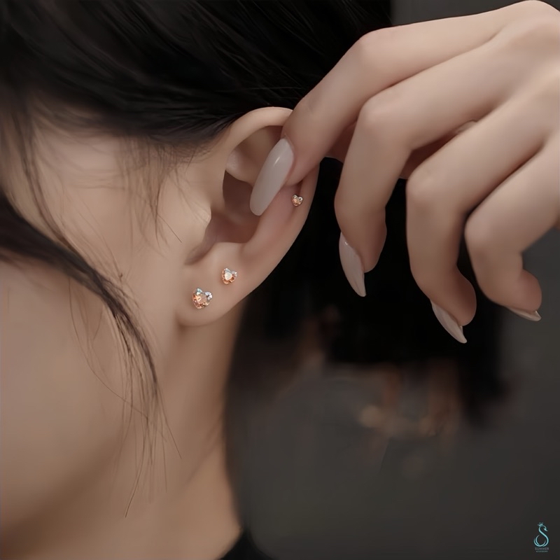 SUMMER 銀飾💫[S999足銀]閃亮煥采水鑽耳環 養耳抗過敏 愛心鑽 圓鑽 洗澡睡覺不用摘 平面服貼設計 純銀耳環 | 蝦皮購物