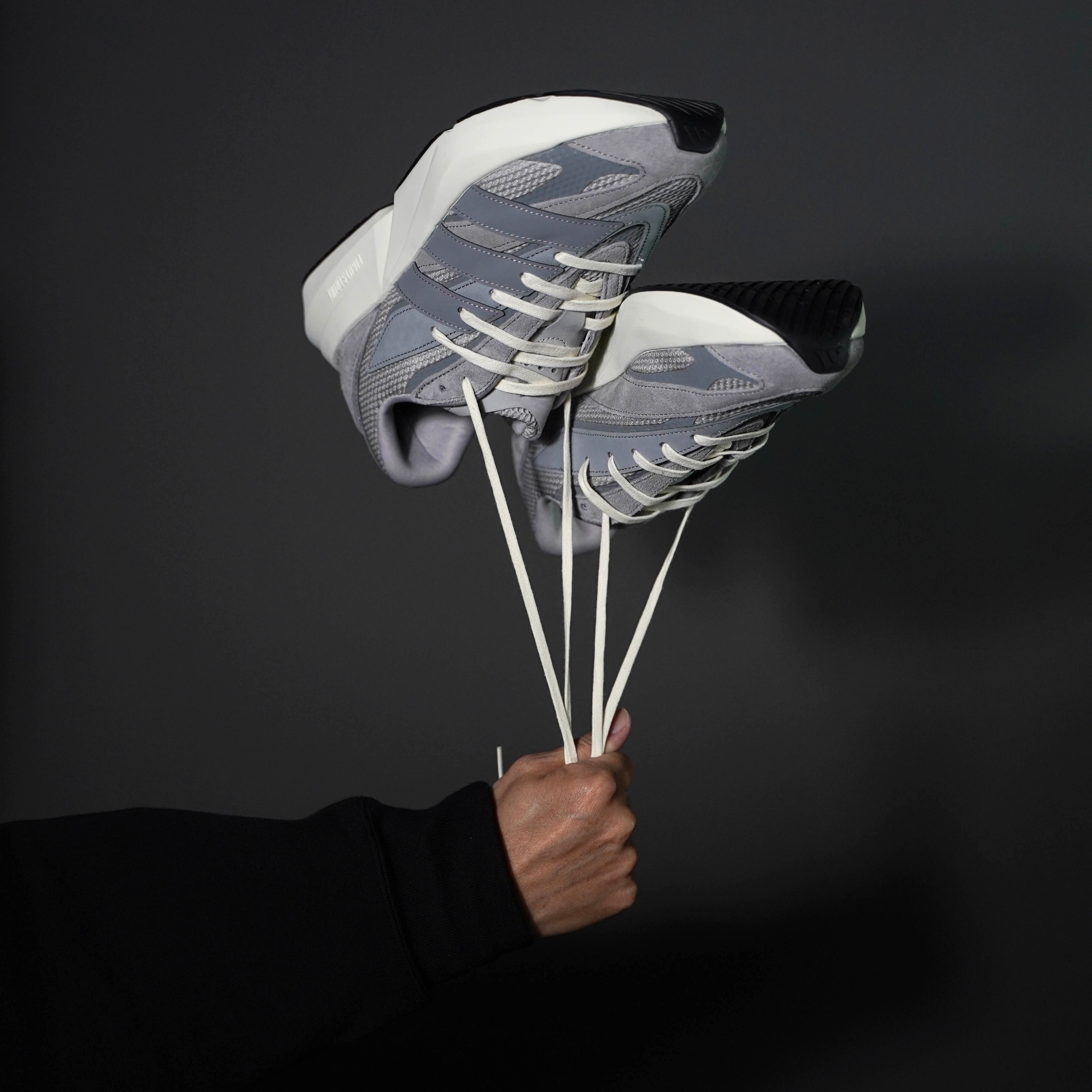 Adidas LIGHTBLAZE IH8607 男女 慢跑鞋 運動鞋 跑鞋 彈力 緩震 灰 白 | 蝦皮購物