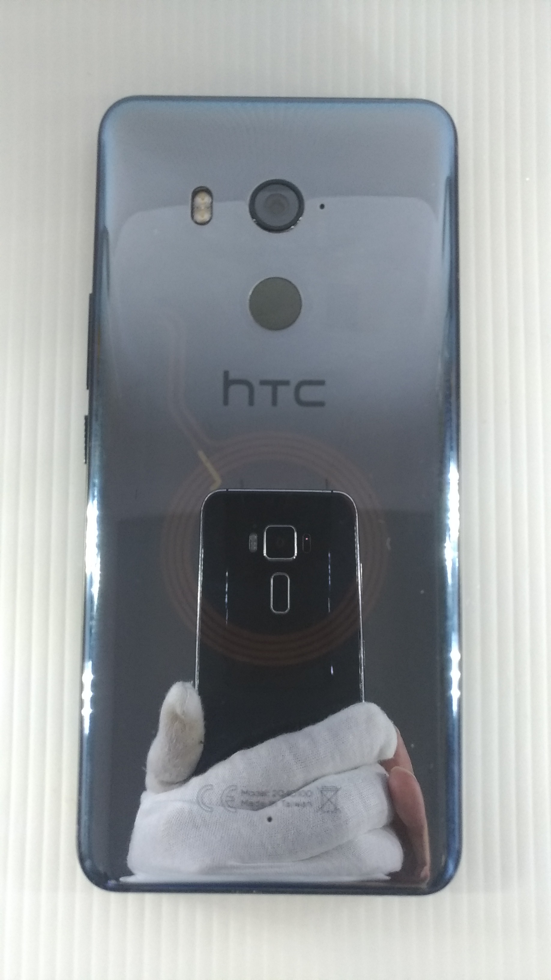 高階版 HTC U11+ 6G/128G 透視黑 6吋 2K+顯示螢幕 3D曲面水漾玻璃 3,930mAh電量 IP68 | 蝦皮購物