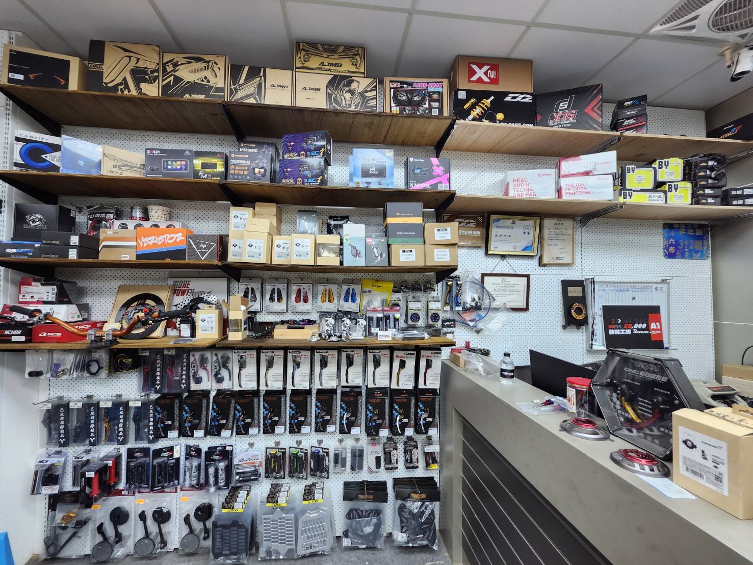 輪將工坊 】大全配 SWR 怠速調整器 適用車種 六代勁戰 B8R 手動怠速調整器 內鏈調整器 機油泵浦 iTPS | 蝦皮購物