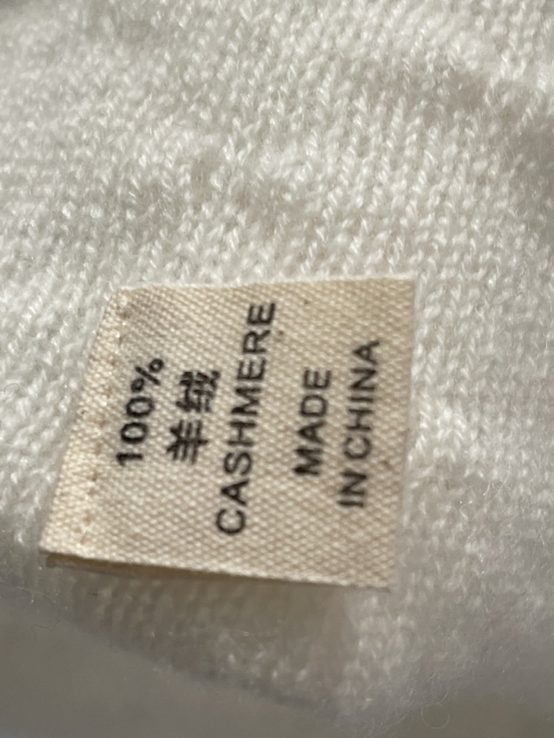 轉賣 二手 佐伊 輕量品生活 100% 喀什米爾Cashmere無縫針織羊絨圍巾脖圍 輕薄柔暖 雅白 無染色 米白 | 蝦皮購物