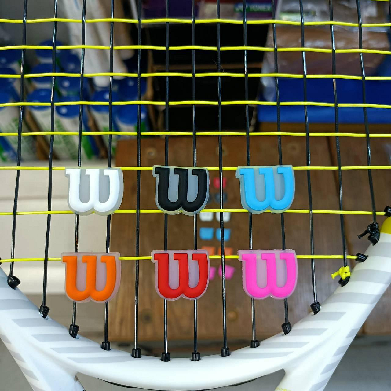 總統網球 WILSON LOGO PRO FEEL DAMP 網球用 避震粒 避震器 單顆 $50 | 蝦皮購物