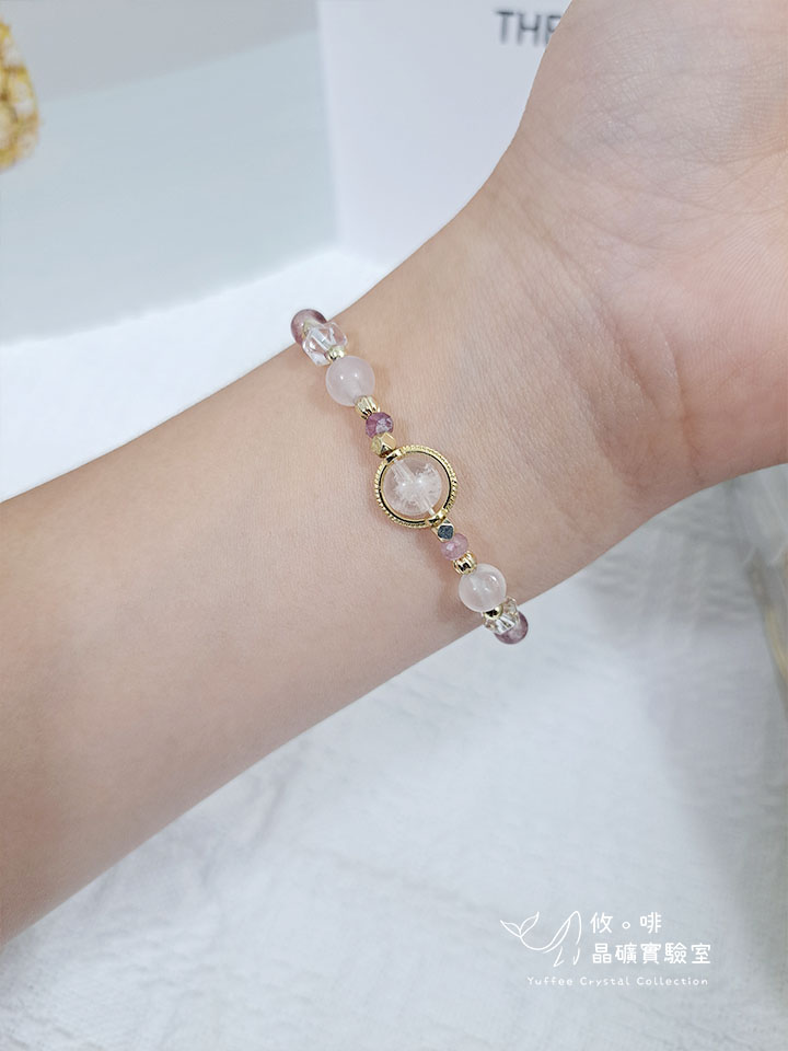 Yuffee 攸啡 新年禮物 «芍華»雪花幽靈粉碧璽粉晶草莓晶白水晶月光石14K包金彈性繩–桃花自信好人緣頂輪眉心輪心輪 | 蝦皮購物