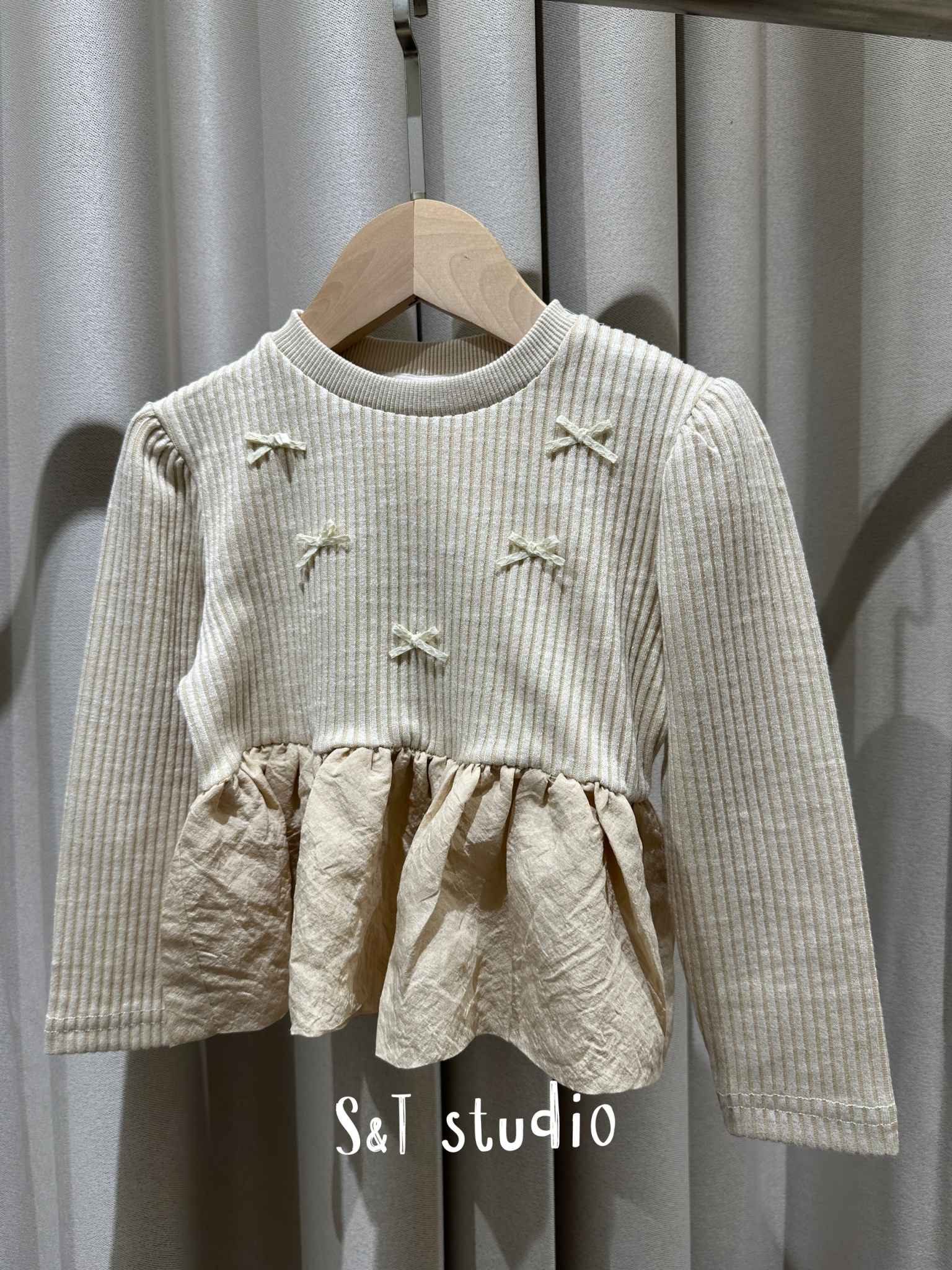 [S&T STUDIO童裝選物]現貨童裝 韓系童裝 蝴蝶結花邊娃娃上衣 / 中童90-120 | 蝦皮購物