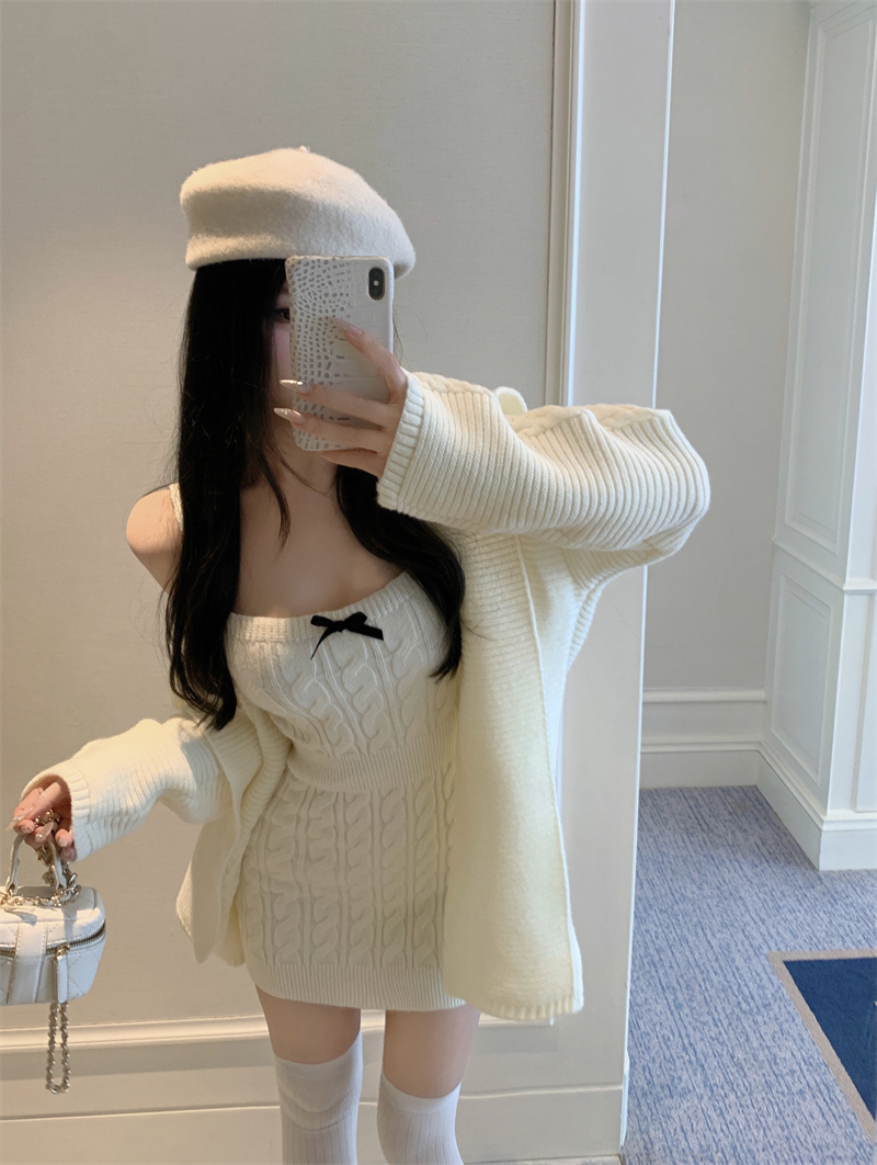 純慾風綿羊絨套裝【4053】PAPI女裝批發價秋冬新款韓系INS修身顯瘦氣質坑條針織細肩帶洋裝 連身裙連衣裙 針織洋 | 蝦皮購物