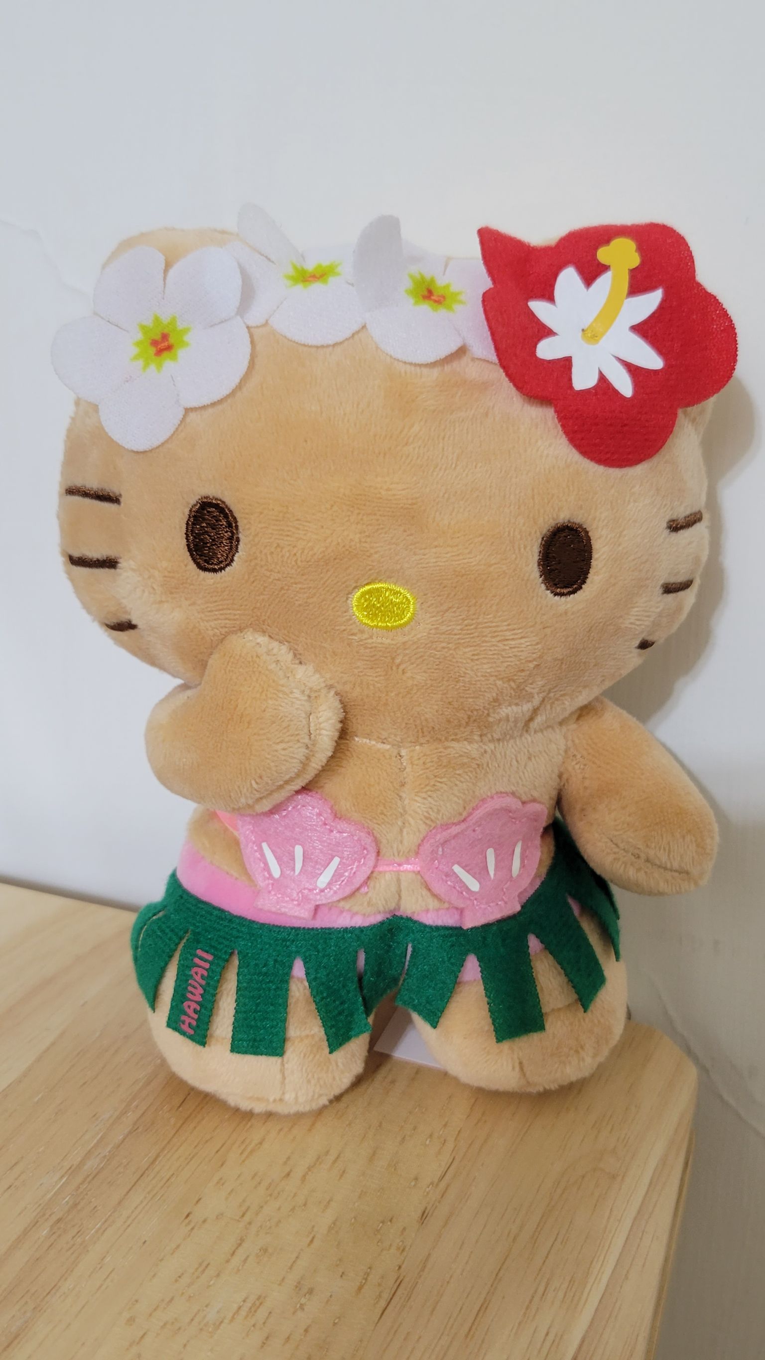 美國 夏威夷限定 三麗鷗 Hawaii Hello Kitty 曬黑版 玩偶 HULA KISS 六吋 | 蝦皮購物