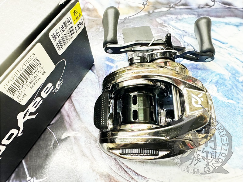 百有釣具 POKEE太平洋 代理 DEUKIO XT 左XT-151／右XT-150 ／VX隕石(金屬色) 小烏龜鼓式 | 蝦皮購物