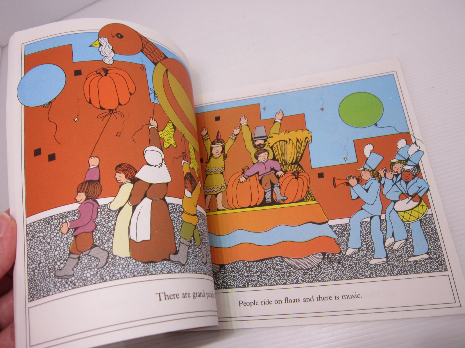 「二手書」Scholastic Thanksgiving Day 英文繪本 Gail Gibbons | 蝦皮購物