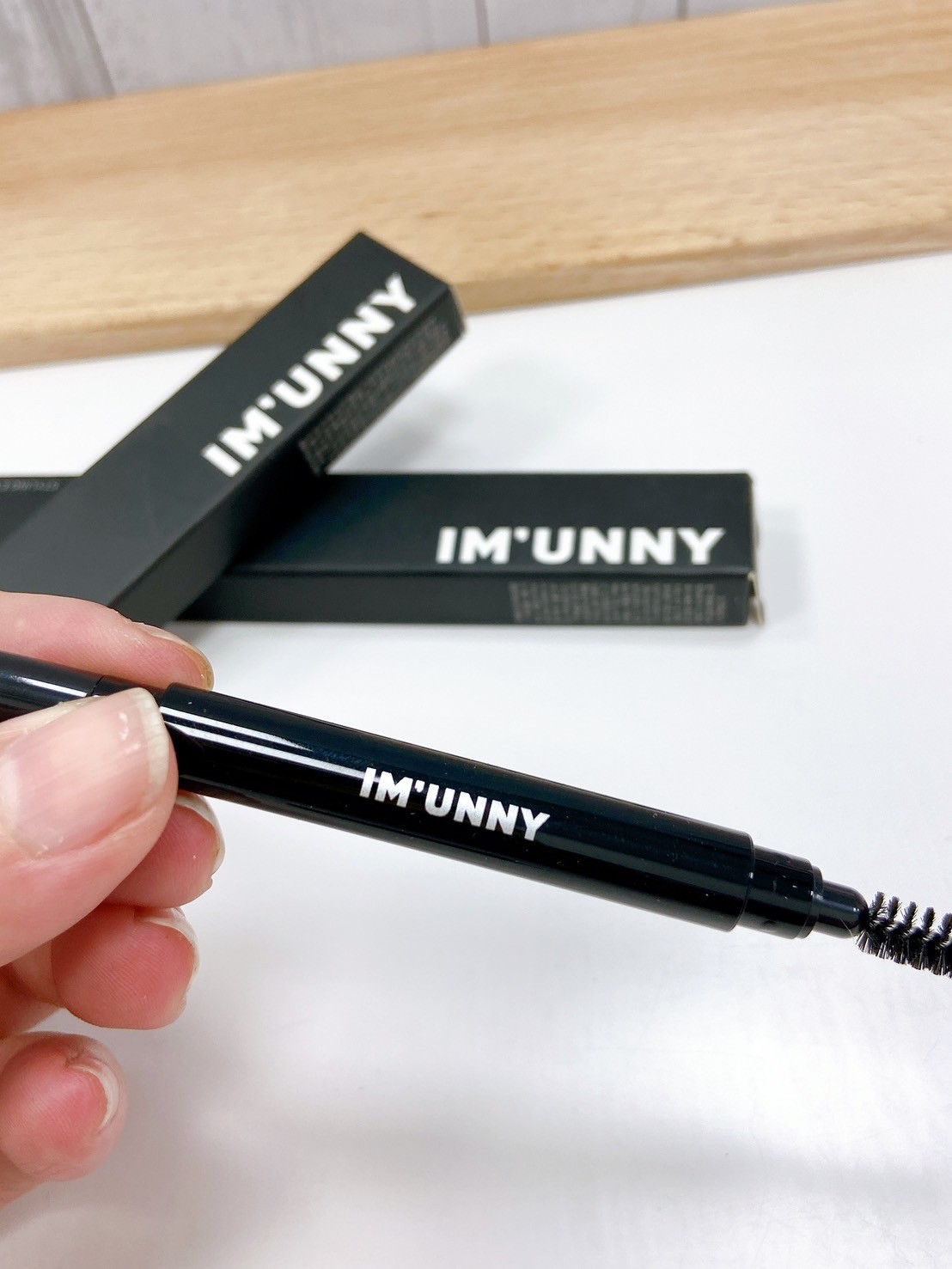 〔盒損特惠〕眉筆 I'm Unny 眉型筆 旋轉眉筆 IM UNNY 啞光自動旋轉眉筆 UNNY眉筆 #01 黑褐色 | 蝦皮購物