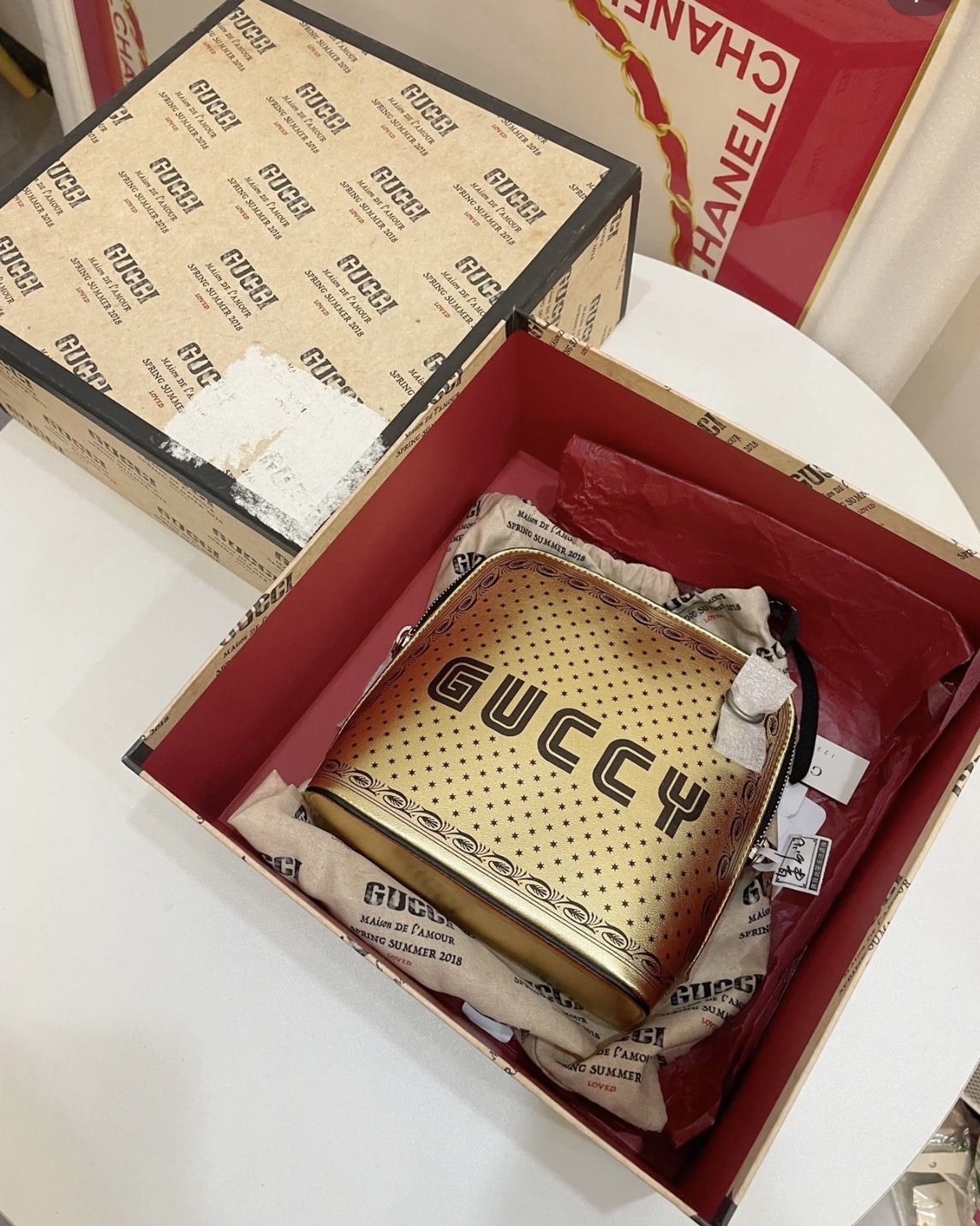 Gucci 511189 GUCCY 印花小牛皮貝殼相機包 金色【促銷品】 | 蝦皮購物