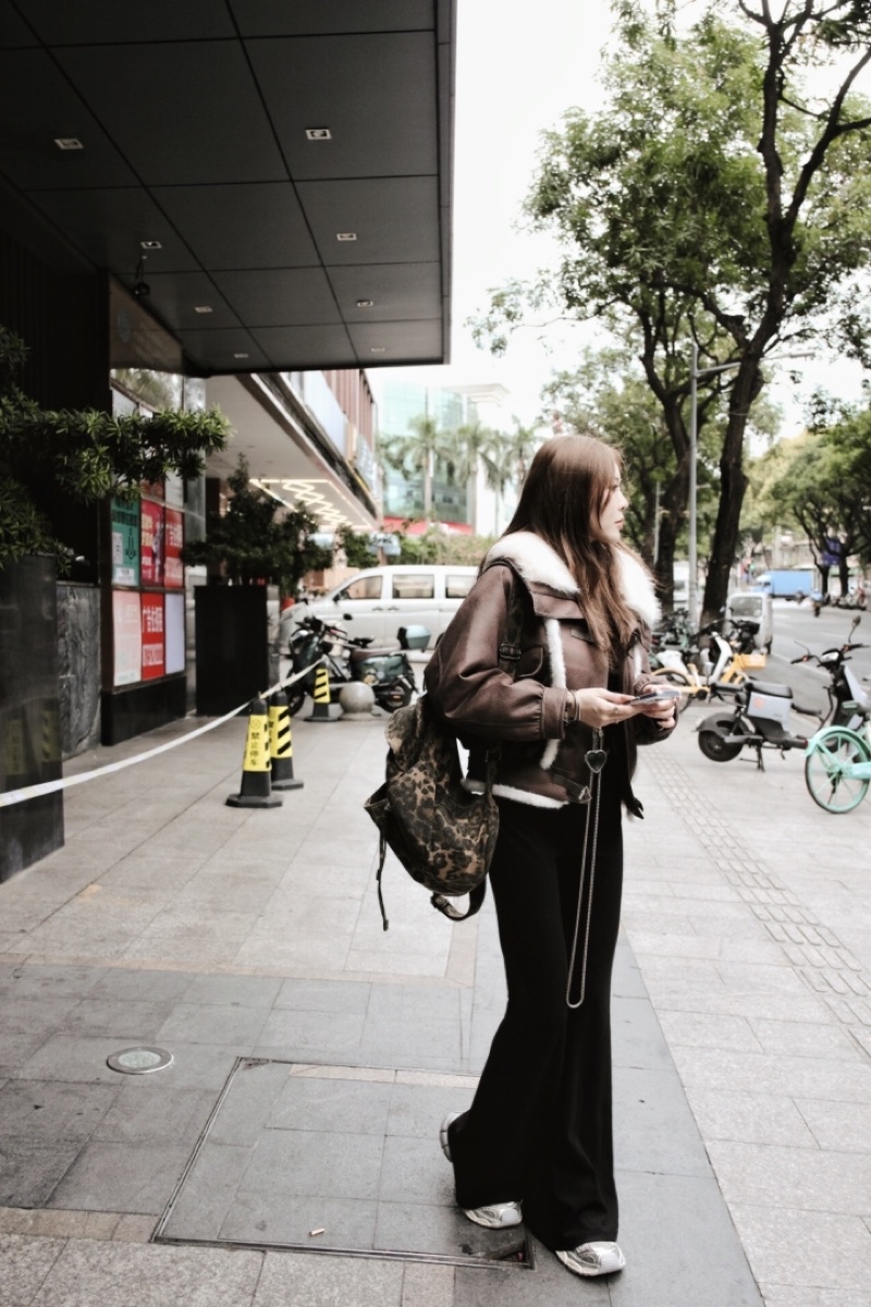 現貨｜左左家· #7768 90全鴨絨麂皮外套 超輕！超暖 零下低溫超保暖S-XL都可穿 男女可保暖輕鴨絨外套 | 蝦皮購物