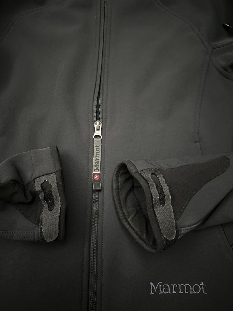 二手 土撥鼠 Marmot Gravity 多功能厚版軟殼外套 黑色 女 S號⚠️購買前務必閱讀商品詳情 | 蝦皮購物